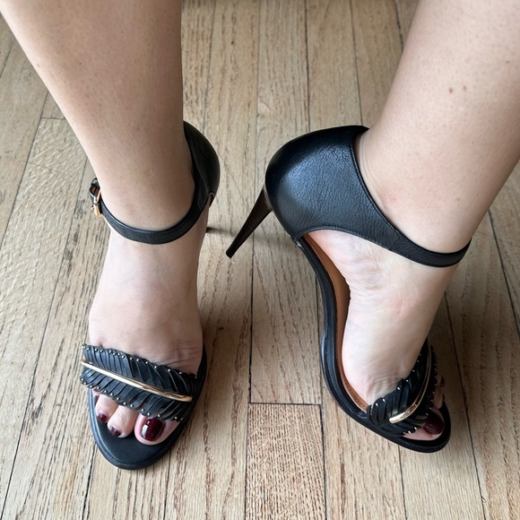Coach | Shoes | Coach Isabella Mill Featherleather Heels Size 9 Great ...
